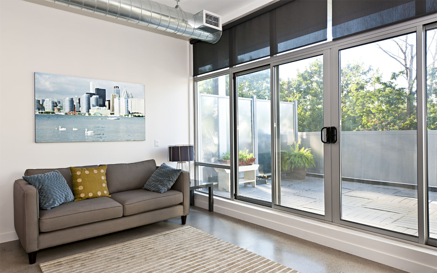 Creative Ways to Use Glass In Your Home Decor | Zameen Blog