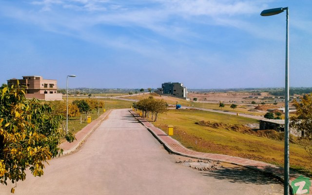 7 Things to Consider Before Buying a Plot | Zameen Blog