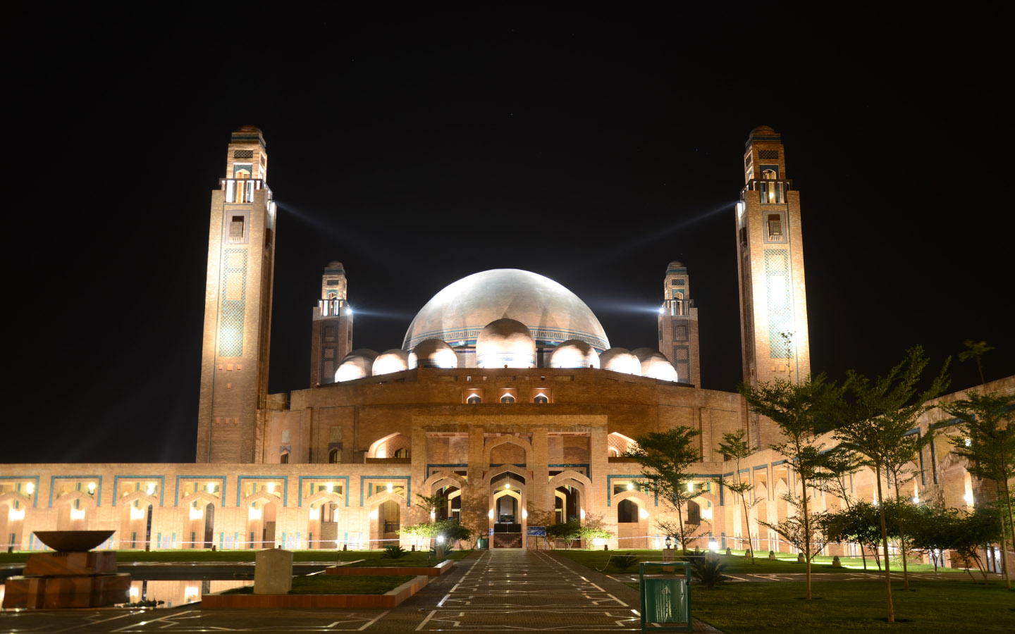 6 Most Beautiful & Largest Mosques in Pakistan | Zameen Blog