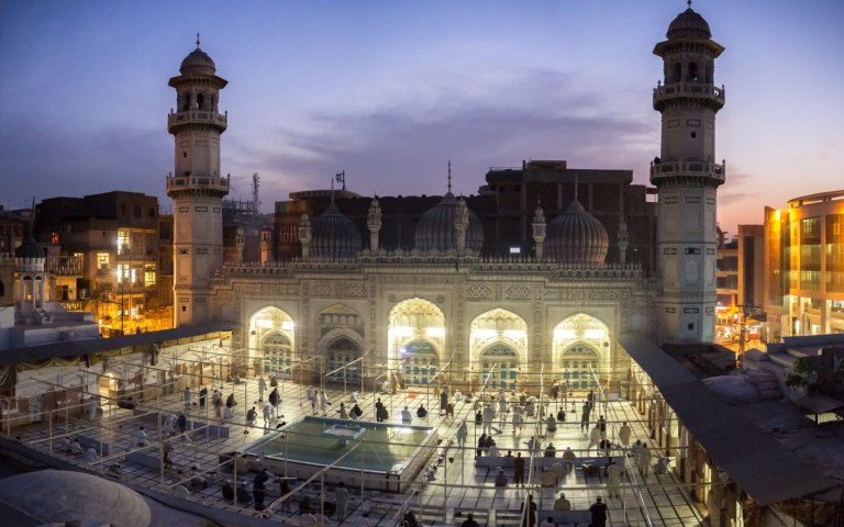6 Most Beautiful & Largest Mosques in Pakistan | Zameen Blog