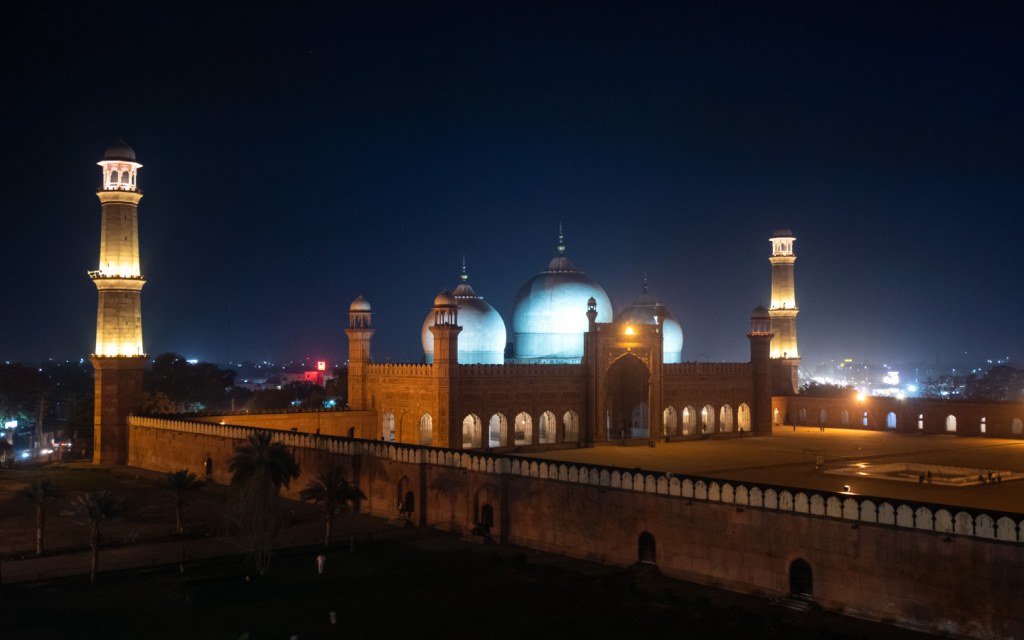 6 Most Beautiful & Largest Mosques in Pakistan | Zameen Blog