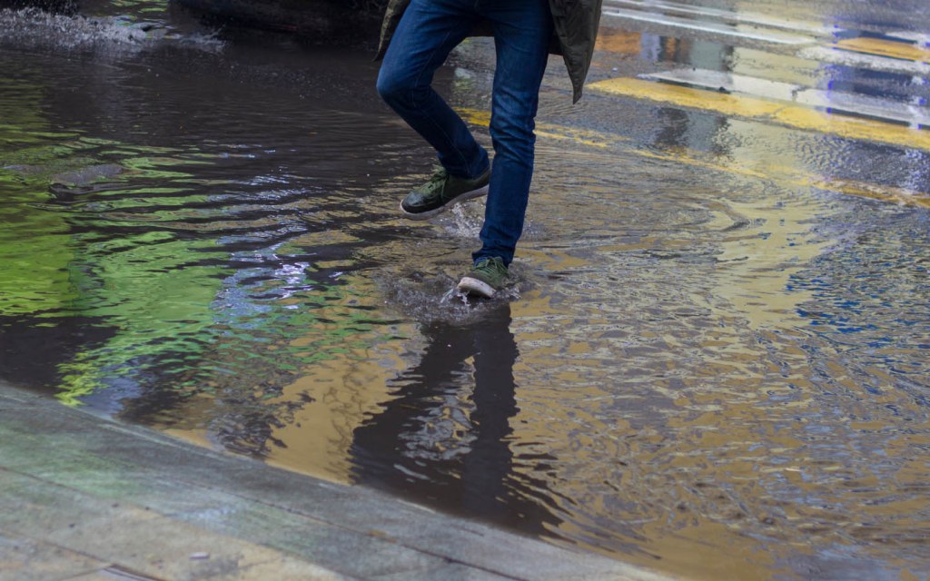 8 Safety Tips for Rainy Season Everyone Must Follow | Zameen Blog