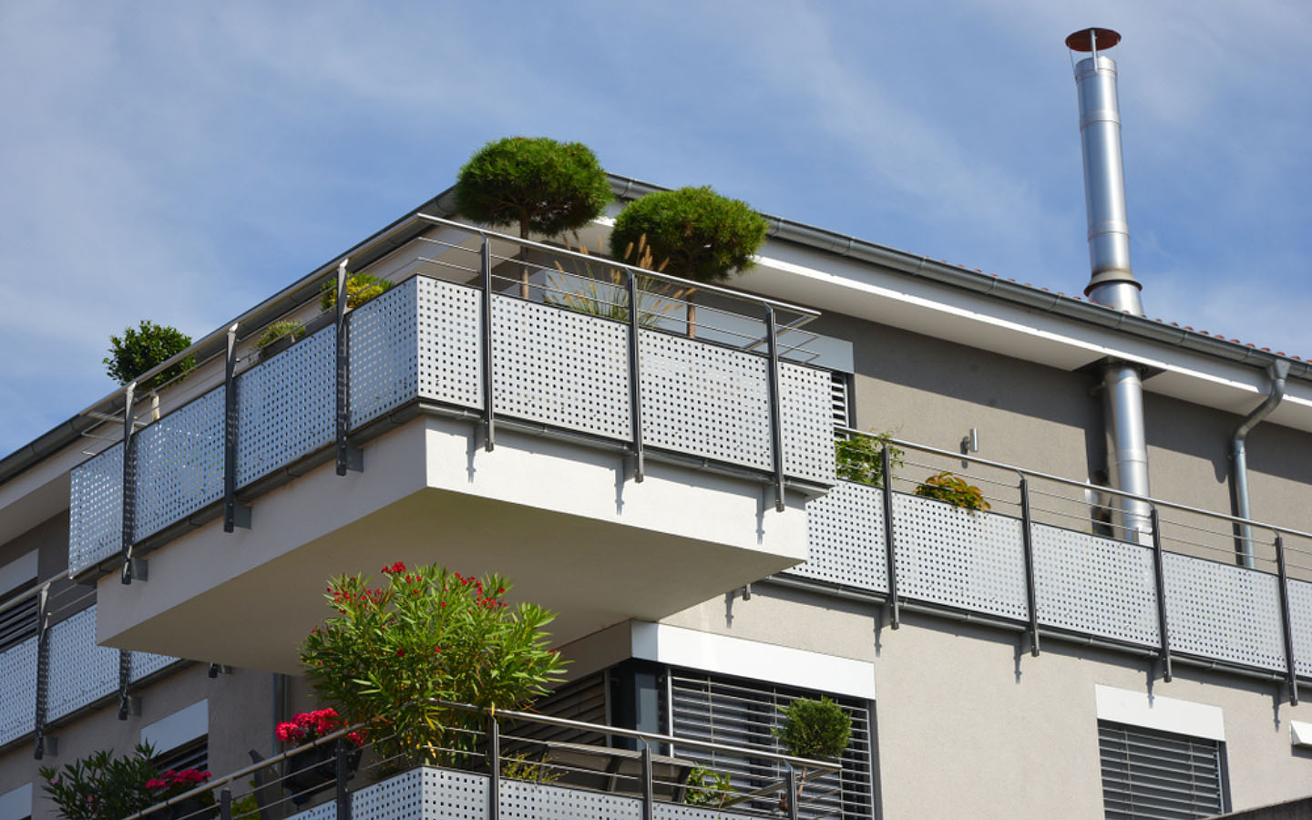 Pros and Cons of Buying a Corner House | Zameen Blog
