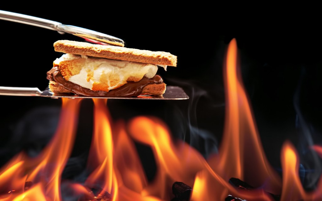 How to Set up a Bonfire Party this Winter Season | Zameen Blog