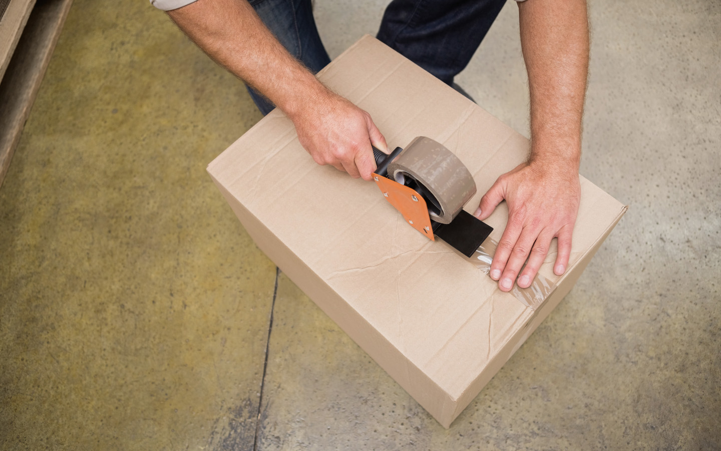 Some Essential Commercial Moving Tips | Zameen Blog