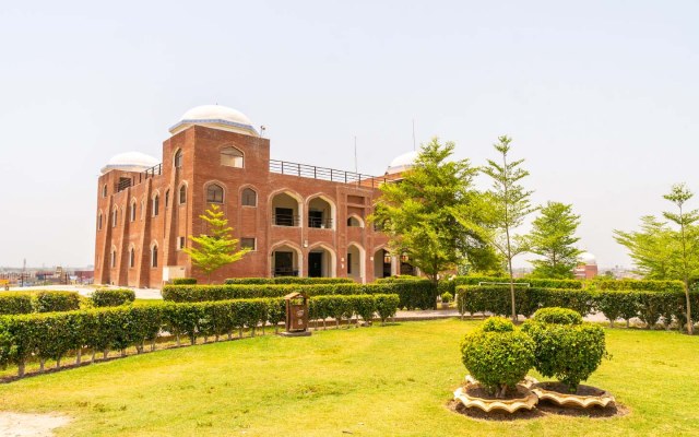 Travel Guide to Multan: Shrines, Historical Places & More | Zameen Blog