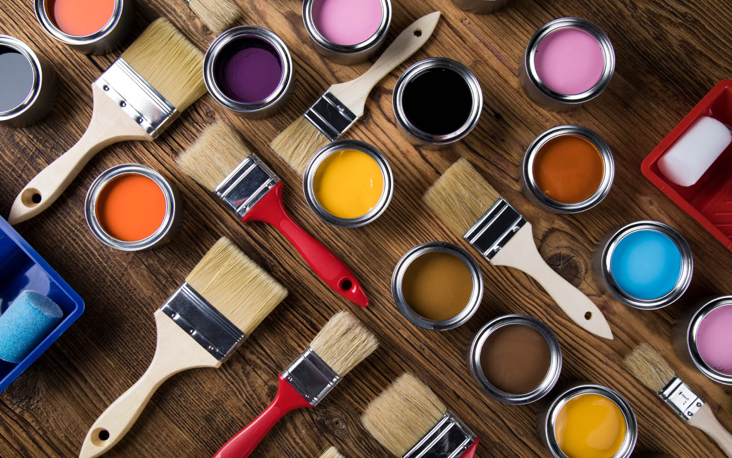 Interior vs Exterior Paint: What’s the Difference? | Zameen Blog