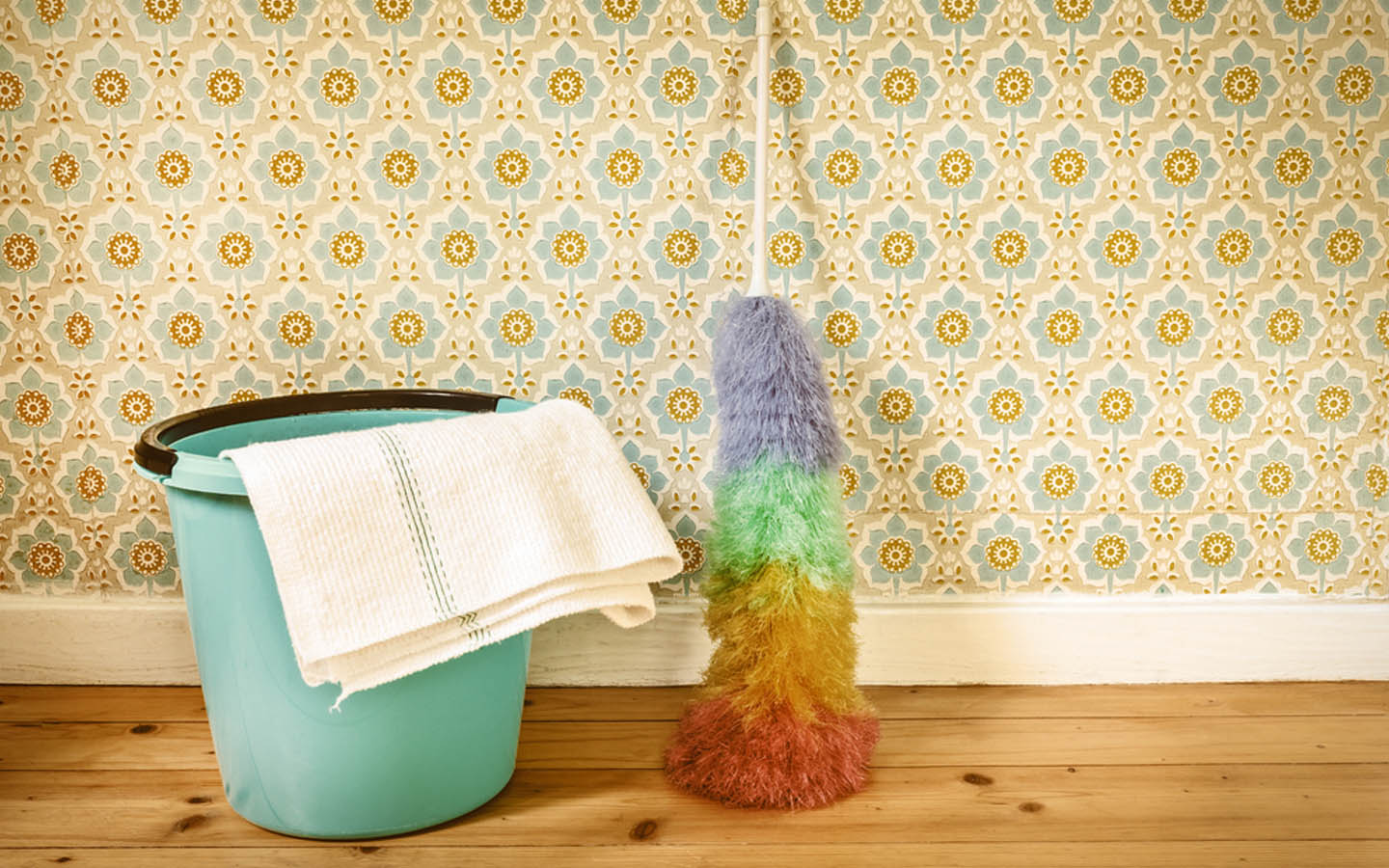 Best DIY Ways to Clean Painted Walls | Zameen Blog