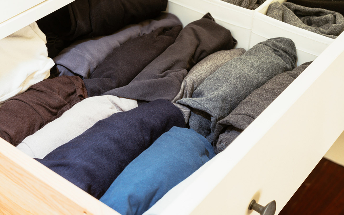 Useful Ways to Store Your Winter Clothes | Zameen Blog