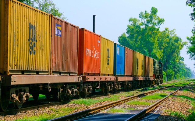 Pakistan Railways: History, Facts & More! | Zameen Blog