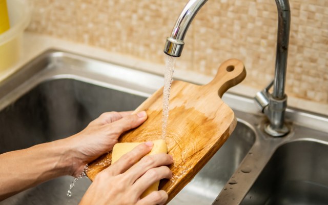 How to Get Rid of Cooking Smells in Your Home | Zameen Blog