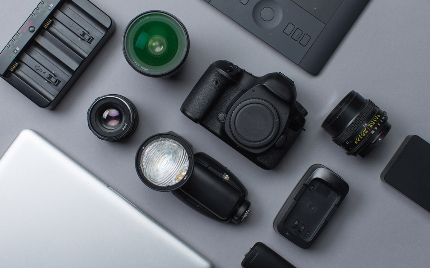 Setting Up a Photography Studio at Home: Tips & Tricks | Zameen Blog