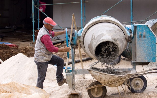 Tips for Completing Construction Projects on Time | Zameen Blog