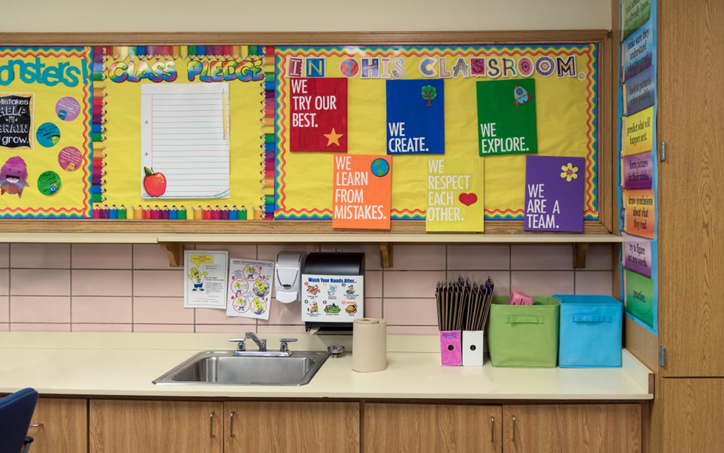 Best Soft Board Decoration Ideas for Schools & Offices | Zameen Blog