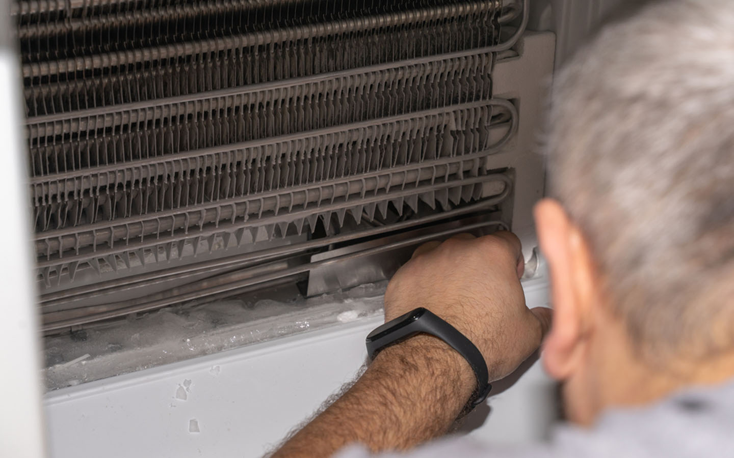 Smart Freezer Maintenance Tips for Better Performance | Zameen Blog
