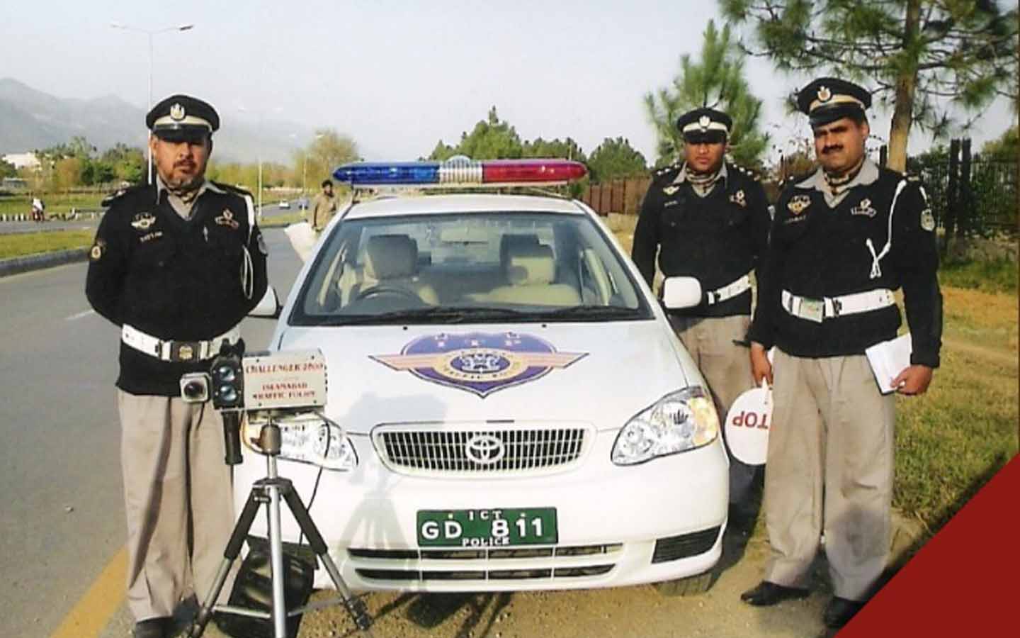 How Is Islamabad Traffic Police Managing the Traffic? | Zameen Blog