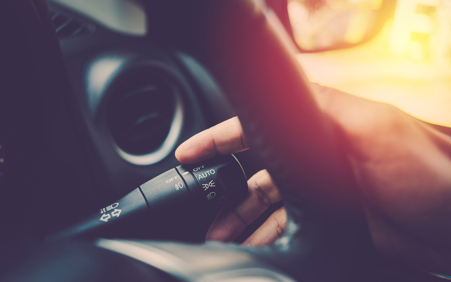 Road Safety Measures & Traffic Signs in Pakistan | Zameen Blog