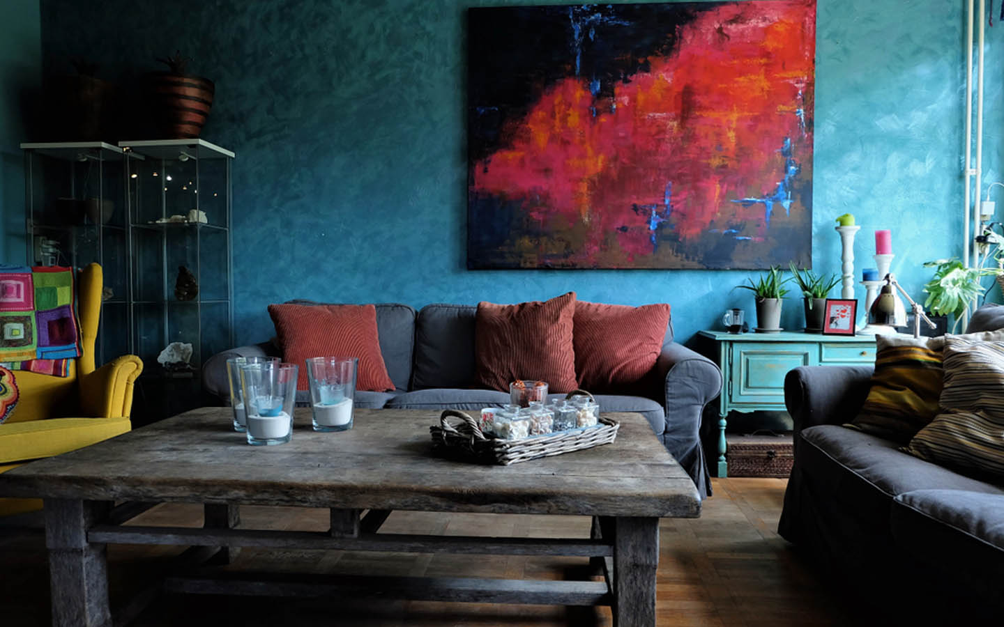 Tips on How to Build a Maximalist Home Interior | Zameen Blog