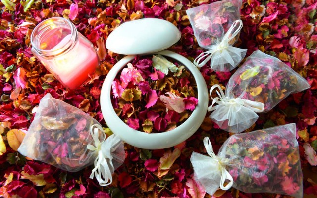 Natural Home Décor: Ways to Decorate Using Natural Elements | Zameen Blog