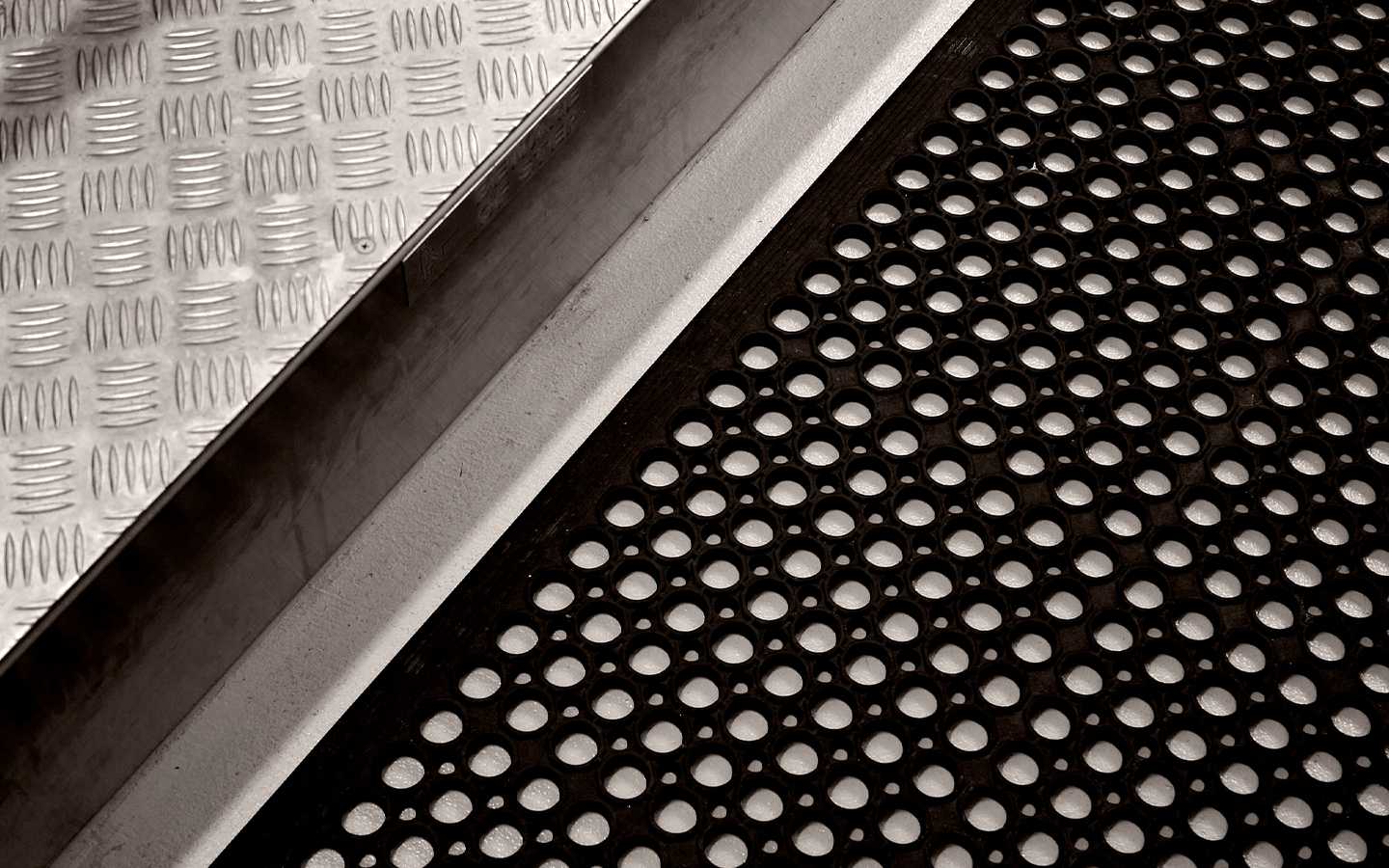 Most Popular And Widely Used Floor Mats Types | Zameen Blog