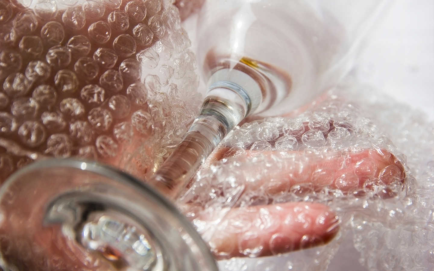 Important Tips For Packing Fragile Items | Zameen Blog