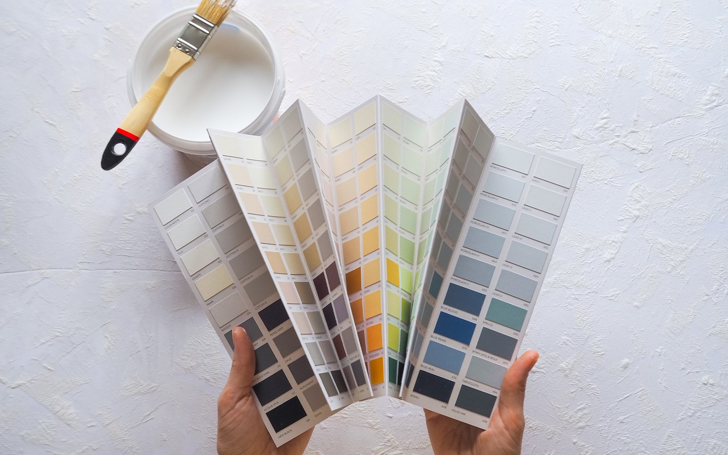 How to Choose the Best Front Door Colour | Zameen Blog